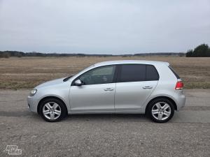 Grey Volkswagen Golf 2009 in Plunge, with an engine capacity of 2.00 L and mileage of 409 thousand km for 2499 €, photo 9 on AUTOMOTO.COM.LV