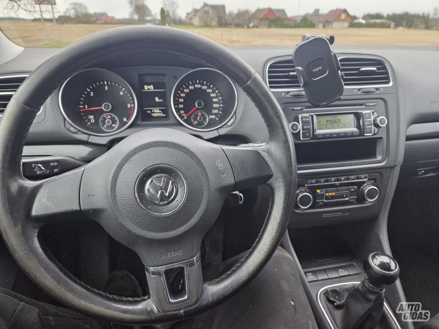 Grey Volkswagen Golf 2009 in Plunge, with an engine capacity of 2.00 L and mileage of 409 thousand km for 2499 €, photo 10 on AUTOMOTO.COM.LV