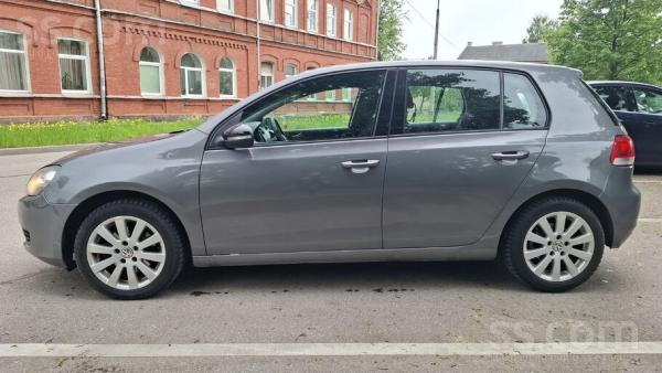 Grey Volkswagen Golf 2009 in Daugavpils, with an engine capacity of 2.00 L and mileage of 369 thousand km for 3300 €, photo 9 on AUTOMOTO.COM.LV