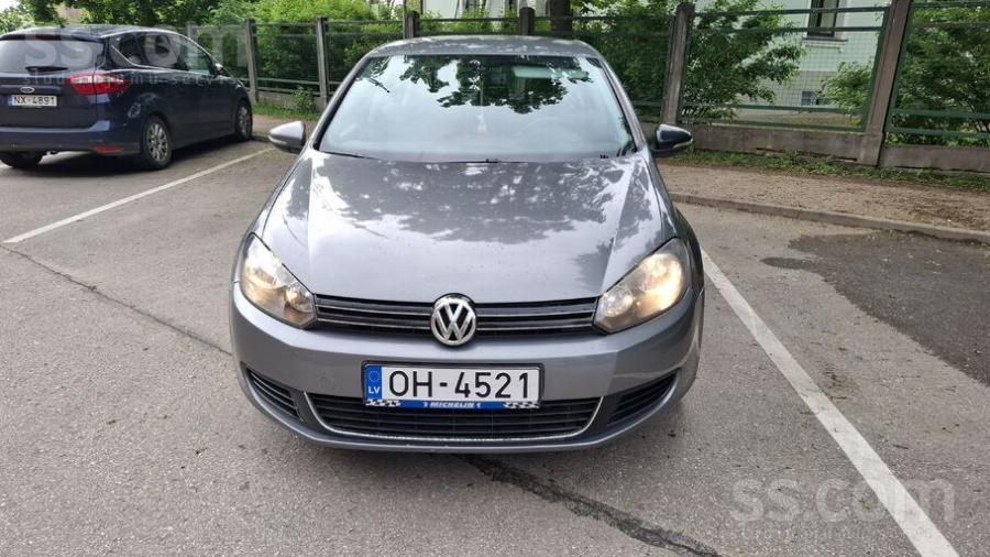 Pelēks Volkswagen Golf 2009 Daugavpils, ar dzinēja tilpumu 2.00 L un nobraukumu 370 tūkst. km par 3100 €, foto 3 vietnē AUTOMOTO.COM.LV