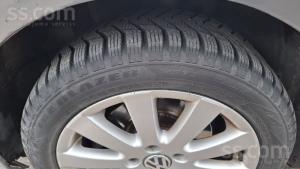 Pelēks Volkswagen Golf 2009 Daugavpils, ar dzinēja tilpumu 2.00 L un nobraukumu 370 tūkst. km par 3100 €, foto 5 vietnē AUTOMOTO.COM.LV