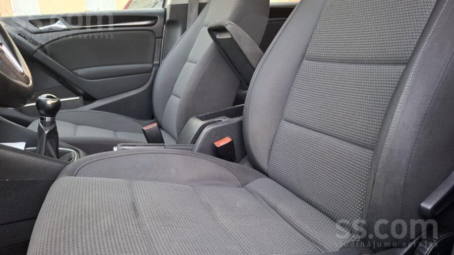 Pelēks Volkswagen Golf 2009 Daugavpils, ar dzinēja tilpumu 2.00 L un nobraukumu 370 tūkst. km par 3100 €, foto 14 vietnē AUTOMOTO.COM.LV