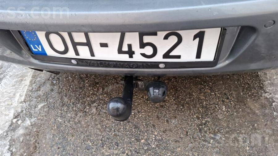 Pelēks Volkswagen Golf 2009 Daugavpils, ar dzinēja tilpumu 2.00 L un nobraukumu 370 tūkst. km par 3100 €, foto 25 vietnē AUTOMOTO.COM.LV