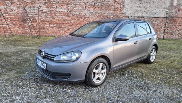 Pelēks Volkswagen Golf 2009 Liepāja, ar dzinēja tilpumu 2.00 L un nobraukumu 234 tūkst. km par 2800 €, foto 1 vietnē AUTOMOTO.COM.LV