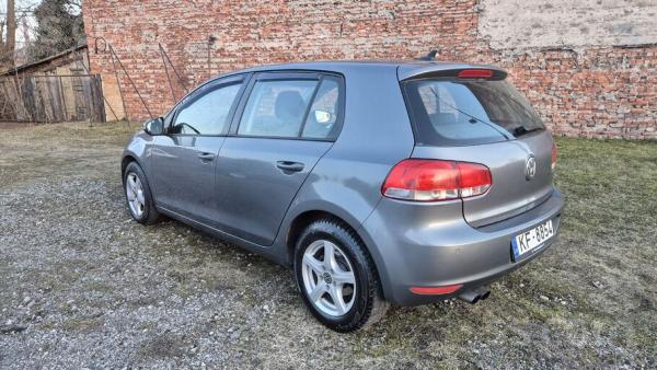 Pelēks Volkswagen Golf 2009 Liepāja, ar dzinēja tilpumu 2.00 L un nobraukumu 234 tūkst. km par 2800 €, foto 7 vietnē AUTOMOTO.COM.LV