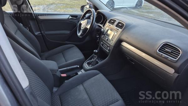 Grey Volkswagen Golf 2009 in Liepaja, with an engine capacity of 2.00 L and mileage of 234 thousand km for 2800 €, photo 10 on AUTOMOTO.COM.LV