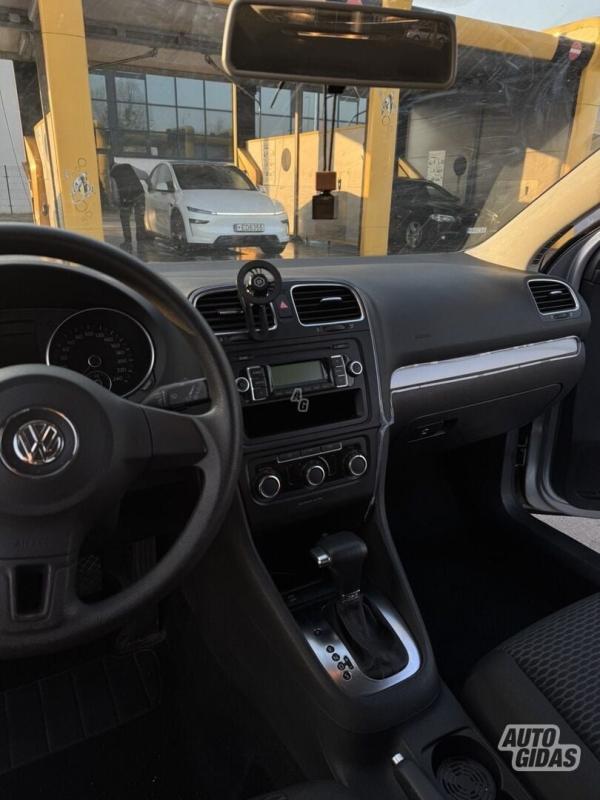 Grey Volkswagen Golf 2009 in Kaunas, with an engine capacity of 1.60 L and mileage of 200 thousand km for 2600 €, photo 7 on AUTOMOTO.COM.LV