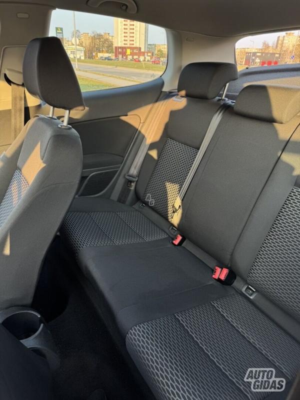 Grey Volkswagen Golf 2009 in Kaunas, with an engine capacity of 1.60 L and mileage of 200 thousand km for 2600 €, photo 8 on AUTOMOTO.COM.LV