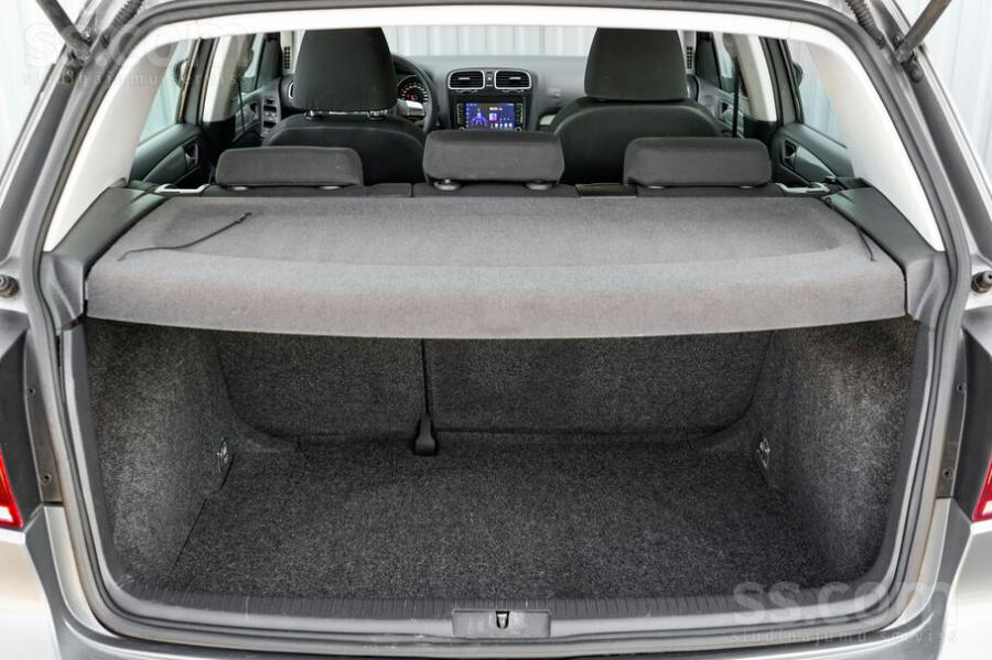 Pelēks Volkswagen Golf 2009 Ogre, ar dzinēja tilpumu 2.00 L un nobraukumu 239 tūkst. km par 5500 €, foto 22 vietnē AUTOMOTO.COM.LV