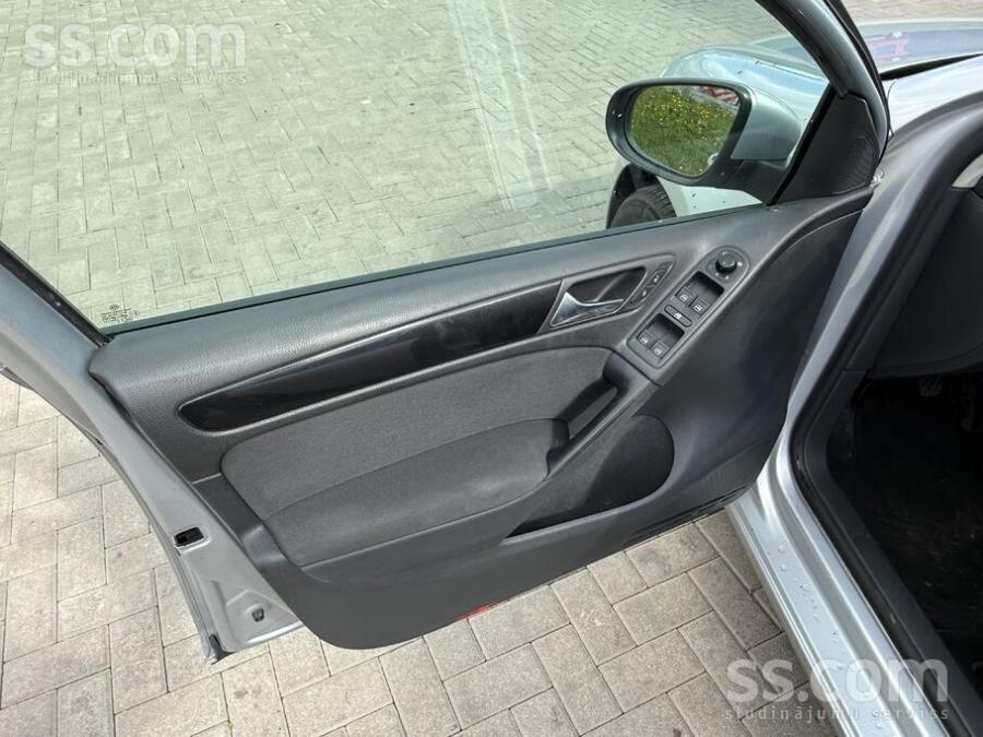 Grey Volkswagen Golf 2009 in Ludza, with an engine capacity of 2.00 L and mileage of 264 thousand km for 4950 €, photo 9 on AUTOMOTO.COM.LV