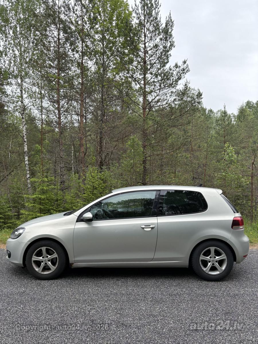 Grey Volkswagen Golf 2009 in Rapla, with an engine capacity of 2.00 L and mileage of 369 thousand km for 2490 €, photo 4 on AUTOMOTO.COM.LV