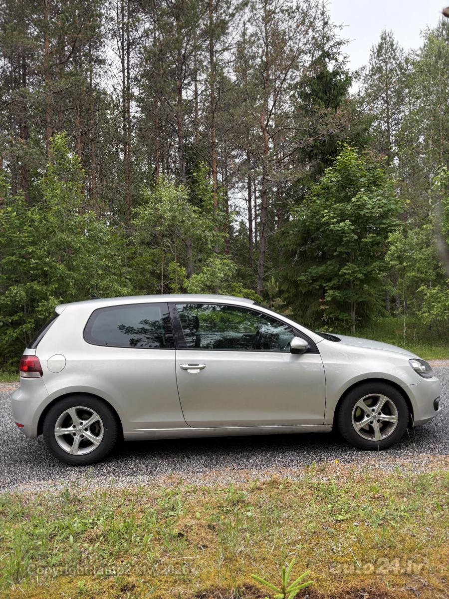 Grey Volkswagen Golf 2009 in Rapla, with an engine capacity of 2.00 L and mileage of 369 thousand km for 2490 €, photo 5 on AUTOMOTO.COM.LV