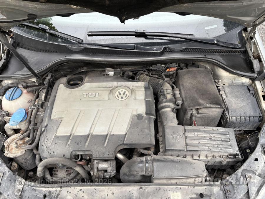 Grey Volkswagen Golf 2009 in Rapla, with an engine capacity of 2.00 L and mileage of 369 thousand km for 2490 €, photo 15 on AUTOMOTO.COM.LV