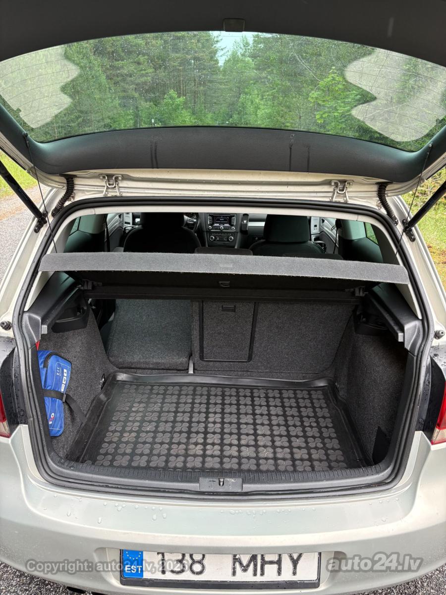 Grey Volkswagen Golf 2009 in Rapla, with an engine capacity of 2.00 L and mileage of 369 thousand km for 2490 €, photo 17 on AUTOMOTO.COM.LV