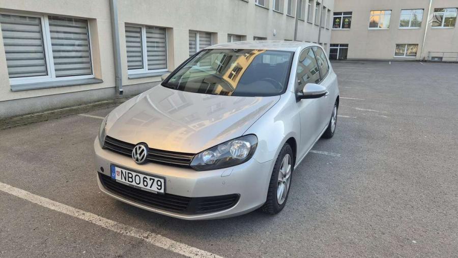 Pelēks Volkswagen Golf 2009 Kauņa, ar dzinēja tilpumu 1.97 L un nobraukumu 325 tūkst. km par 2650 €, foto 1 vietnē AUTOMOTO.COM.LV