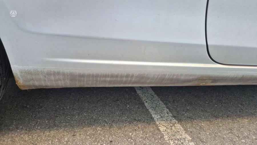 Pelēks Volkswagen Golf 2009 Kauņa, ar dzinēja tilpumu 1.97 L un nobraukumu 325 tūkst. km par 2650 €, foto 13 vietnē AUTOMOTO.COM.LV