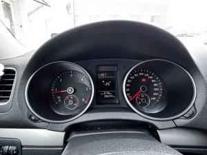 Grey Volkswagen Golf 2009 in Daugavpils, with an engine capacity of 2.00 L and mileage of 396 thousand km for 3200 €, photo 1 on AUTOMOTO.COM.LV