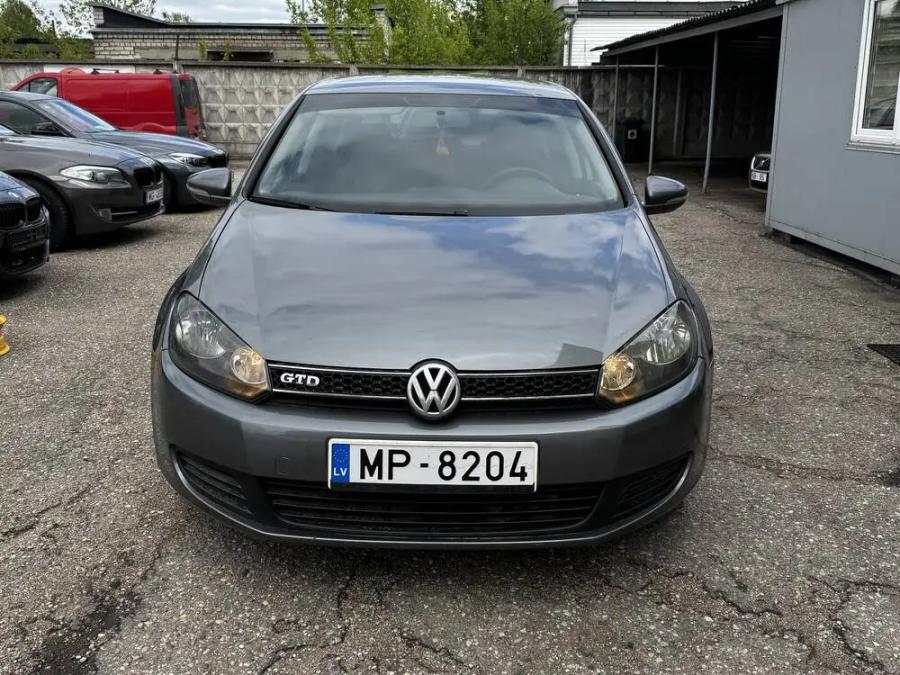 Grey Volkswagen Golf 2009 in Daugavpils, with an engine capacity of 2.00 L and mileage of 396 thousand km for 3200 €, photo 3 on AUTOMOTO.COM.LV