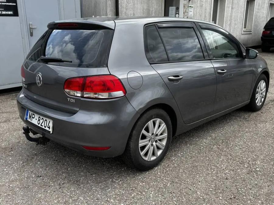 Grey Volkswagen Golf 2009 in Daugavpils, with an engine capacity of 2.00 L and mileage of 396 thousand km for 3200 €, photo 7 on AUTOMOTO.COM.LV