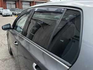 Grey Volkswagen Golf 2009 in Daugavpils, with an engine capacity of 2.00 L and mileage of 396 thousand km for 3200 €, photo 9 on AUTOMOTO.COM.LV