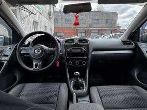 Grey Volkswagen Golf 2009 in Daugavpils, with an engine capacity of 2.00 L and mileage of 396 thousand km for 3200 €, photo 10 on AUTOMOTO.COM.LV