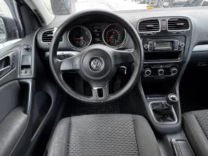 Grey Volkswagen Golf 2009 in Daugavpils, with an engine capacity of 2.00 L and mileage of 396 thousand km for 3200 €, photo 11 on AUTOMOTO.COM.LV