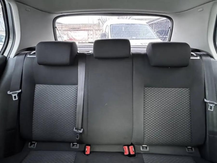 Grey Volkswagen Golf 2009 in Daugavpils, with an engine capacity of 2.00 L and mileage of 396 thousand km for 3200 €, photo 19 on AUTOMOTO.COM.LV