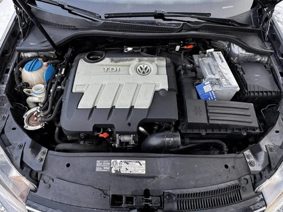 Grey Volkswagen Golf 2009 in Daugavpils, with an engine capacity of 2.00 L and mileage of 396 thousand km for 3200 €, photo 21 on AUTOMOTO.COM.LV