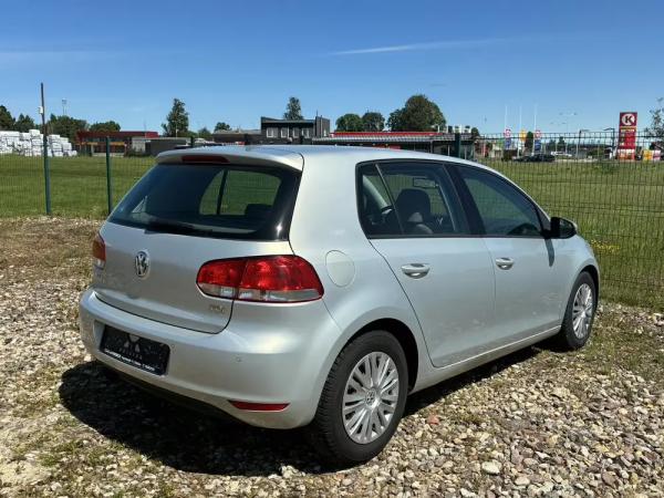 Grey Volkswagen Golf 2009 in Saldus, with an engine capacity of 2.00 L and mileage of 241 thousand km for 5400 €, photo 2 on AUTOMOTO.COM.LV