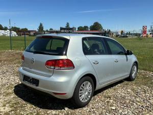 Pelēks Volkswagen Golf 2009 Saldus, ar dzinēja tilpumu 2.00 L un nobraukumu 241 tūkst. km par 5400 €, foto 3 vietnē AUTOMOTO.COM.LV