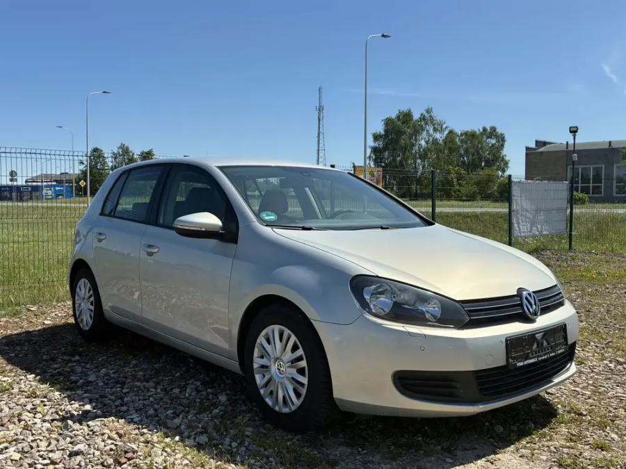 Pelēks Volkswagen Golf 2009 Saldus, ar dzinēja tilpumu 2.00 L un nobraukumu 241 tūkst. km par 5400 €, foto 4 vietnē AUTOMOTO.COM.LV