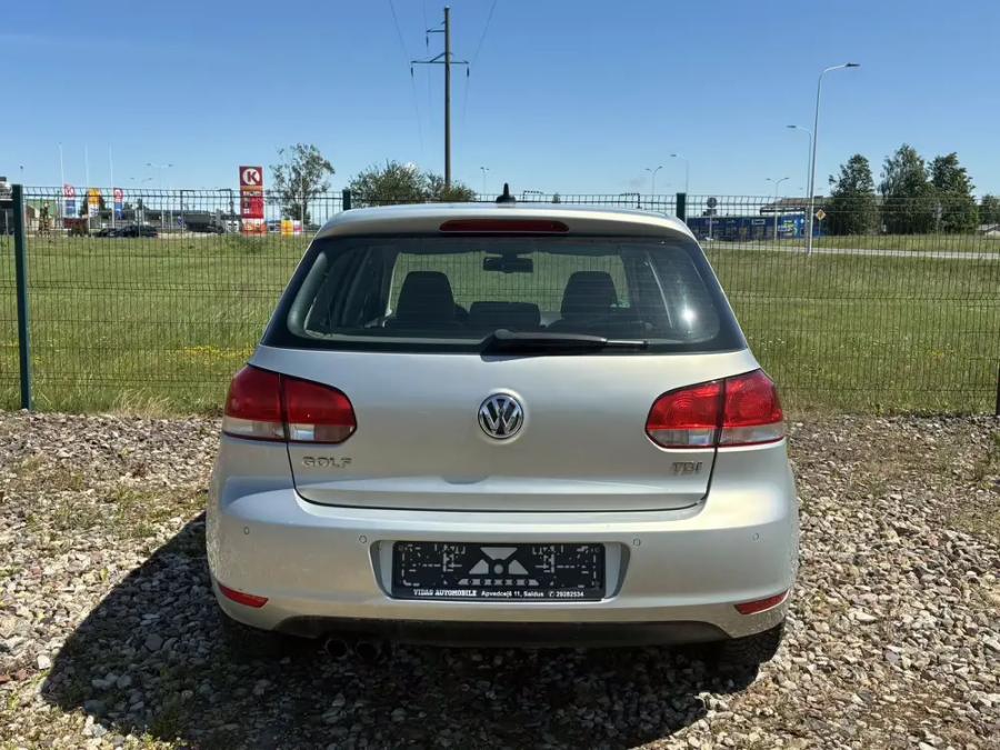 Pelēks Volkswagen Golf 2009 Saldus, ar dzinēja tilpumu 2.00 L un nobraukumu 241 tūkst. km par 5400 €, foto 7 vietnē AUTOMOTO.COM.LV