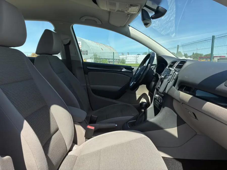 Pelēks Volkswagen Golf 2009 Saldus, ar dzinēja tilpumu 2.00 L un nobraukumu 241 tūkst. km par 5400 €, foto 14 vietnē AUTOMOTO.COM.LV
