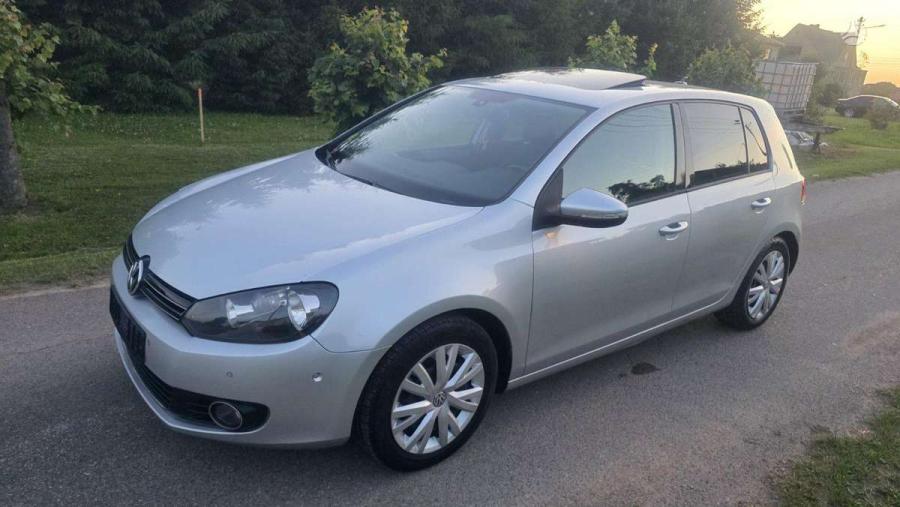 Pelēks Volkswagen Golf 2009 Kauņa, ar dzinēja tilpumu 1.97 L un nobraukumu 270 tūkst. km par 3750 €, foto 1 vietnē AUTOMOTO.COM.LV