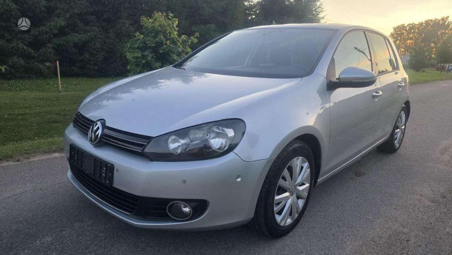 Pelēks Volkswagen Golf 2009 Kauņa, ar dzinēja tilpumu 1.97 L un nobraukumu 270 tūkst. km par 3750 €, foto 3 vietnē AUTOMOTO.COM.LV