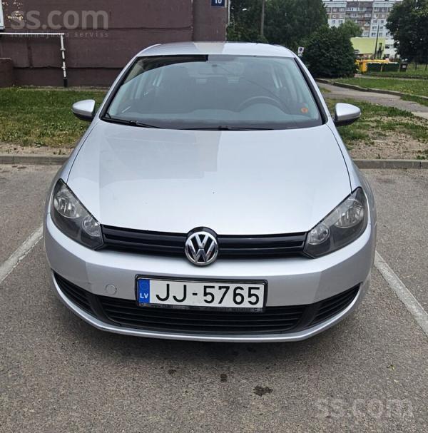 Grey Volkswagen Golf 2009 in Riga, with an engine capacity of 1.60 L and mileage of 226 thousand km for 3200 €, photo 3 on AUTOMOTO.COM.LV