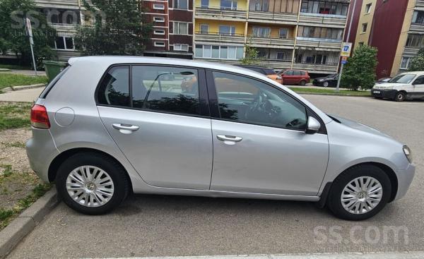 Grey Volkswagen Golf 2009 in Riga, with an engine capacity of 1.60 L and mileage of 226 thousand km for 3200 €, photo 4 on AUTOMOTO.COM.LV