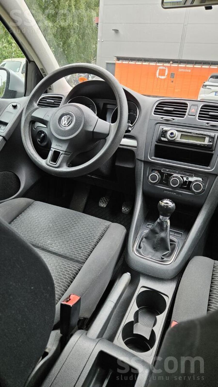 Grey Volkswagen Golf 2009 in Riga, with an engine capacity of 1.60 L and mileage of 226 thousand km for 3200 €, photo 12 on AUTOMOTO.COM.LV
