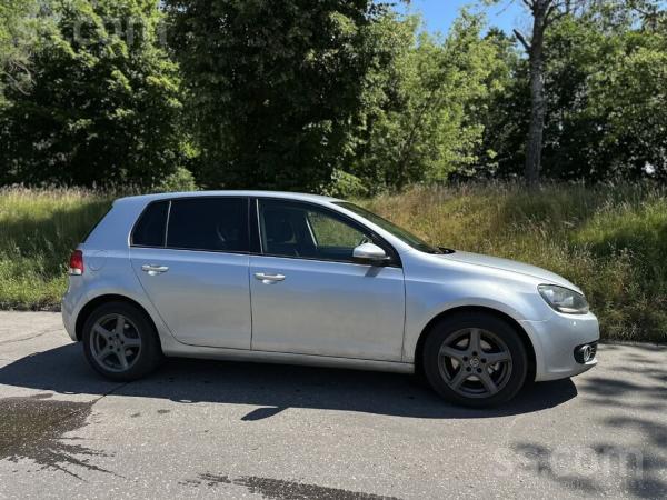 Pelēks Volkswagen Golf 2009 Rīga, ar dzinēja tilpumu 1.60 L un nobraukumu 231 tūkst. km par 3000 €, foto 3 vietnē AUTOMOTO.COM.LV