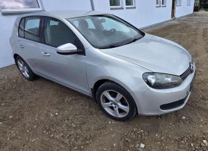 Grey Volkswagen Golf 2009 in Taurage, with an engine capacity of 1.39 L and mileage of 229 thousand km for 1600 €, photo  on AUTOMOTO.COM.LV