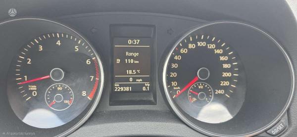 Grey Volkswagen Golf 2009 in Taurage, with an engine capacity of 1.39 L and mileage of 229 thousand km for 1600 €, photo 5 on AUTOMOTO.COM.LV