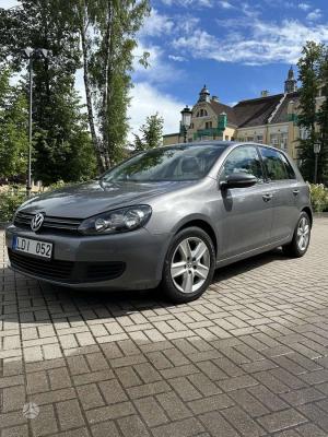 Pelēks Volkswagen Golf 2009 Šauļi, ar dzinēja tilpumu 1.39 L un nobraukumu 320 tūkst. km par 4150 €, foto  vietnē AUTOMOTO.COM.LV