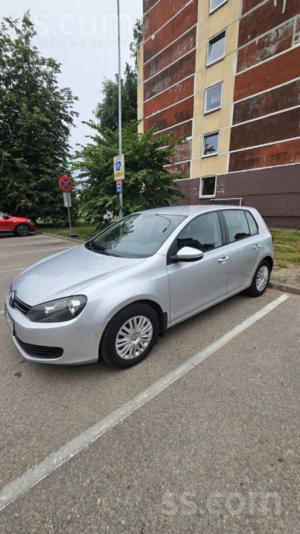 Pelēks Volkswagen Golf 2009 Rīga, ar dzinēja tilpumu 1.60 L un nobraukumu 225 tūkst. km par 2700 €, foto 2 vietnē AUTOMOTO.COM.LV