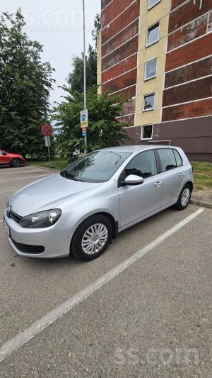 Grey Volkswagen Golf 2009 in Riga, with an engine capacity of 1.60 L and mileage of 225 thousand km for 2700 €, photo 3 on AUTOMOTO.COM.LV