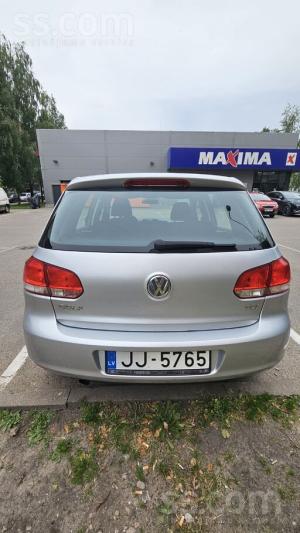 Grey Volkswagen Golf 2009 in Riga, with an engine capacity of 1.60 L and mileage of 225 thousand km for 2700 €, photo 4 on AUTOMOTO.COM.LV