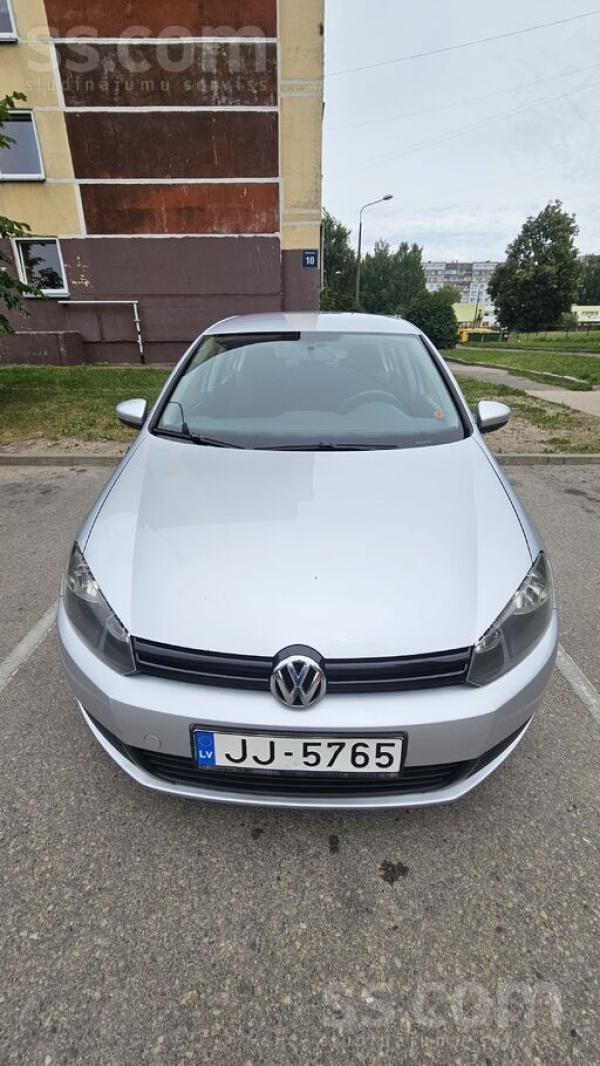 Pelēks Volkswagen Golf 2009 Rīga, ar dzinēja tilpumu 1.60 L un nobraukumu 225 tūkst. km par 2700 €, foto 4 vietnē AUTOMOTO.COM.LV