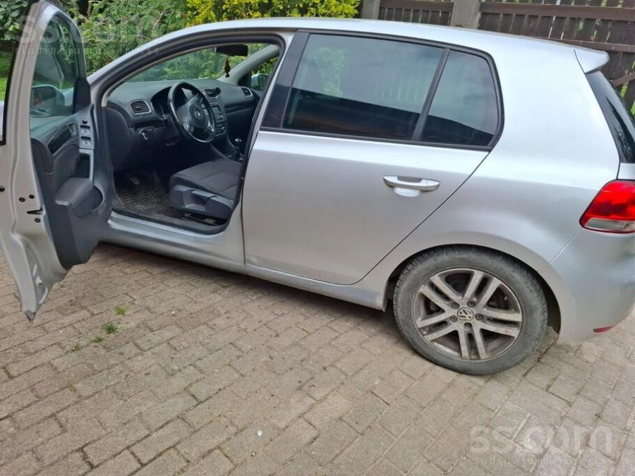 Grey Volkswagen Golf 2009 in Riga, with an engine capacity of 1.90 L and mileage of 344 thousand km for 2400 €, photo 3 on AUTOMOTO.COM.LV