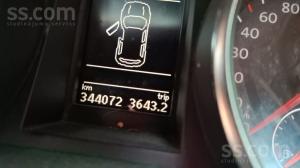 Grey Volkswagen Golf 2009 in Riga, with an engine capacity of 1.90 L and mileage of 344 thousand km for 2400 €, photo 7 on AUTOMOTO.COM.LV