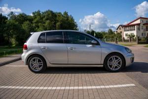 Grey Volkswagen Golf 2009 in Vilnius, with an engine capacity of 1.97 L and mileage of 328 thousand km for 4100 €, photo 6 on AUTOMOTO.COM.LV