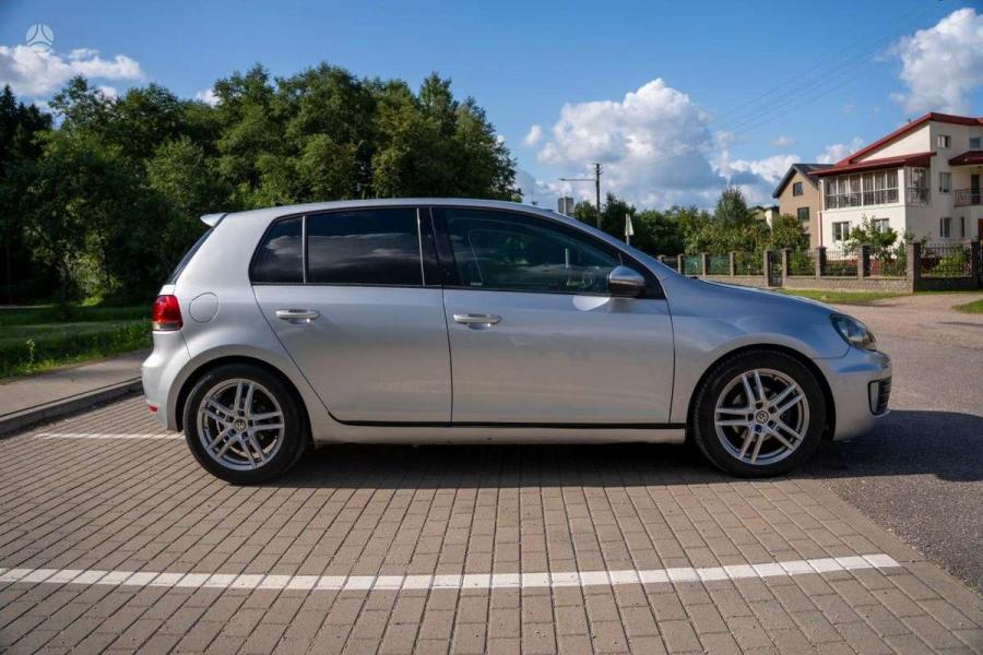 Grey Volkswagen Golf 2009 in Vilnius, with an engine capacity of 1.97 L and mileage of 328 thousand km for 4100 €, photo 6 on AUTOMOTO.COM.LV